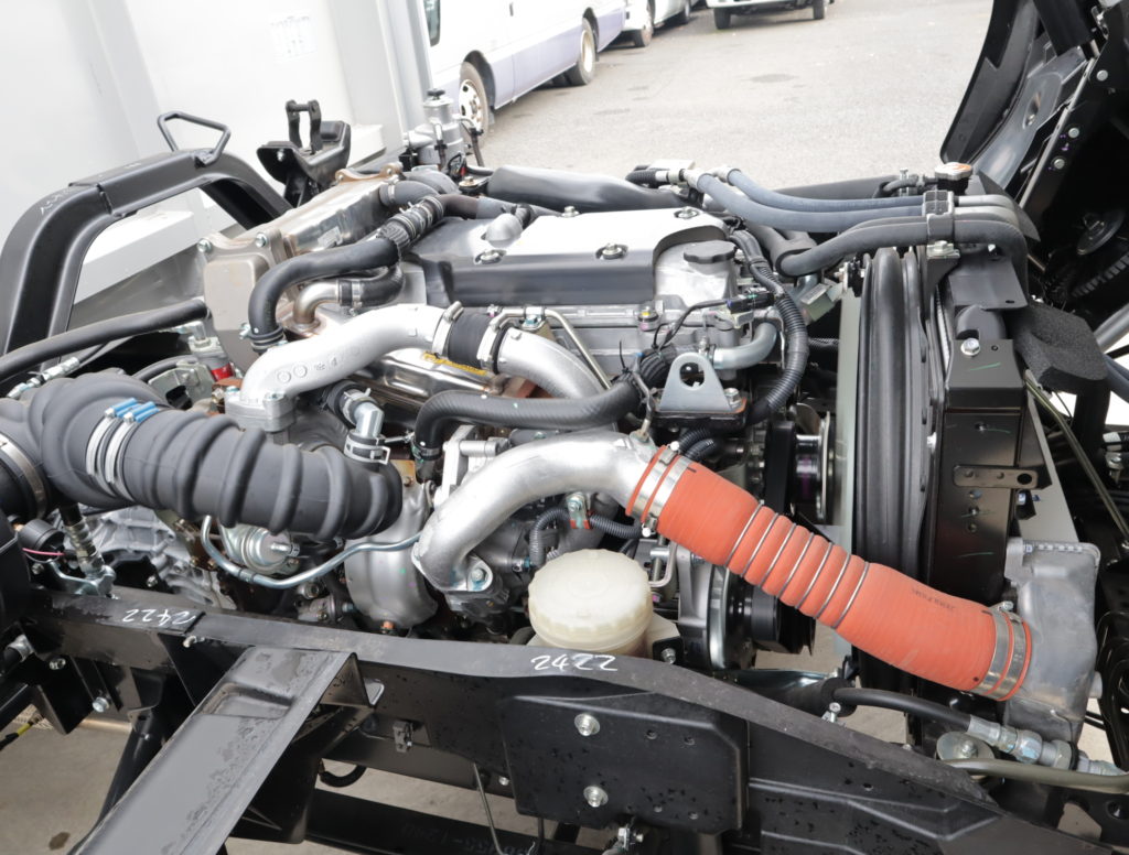 【PZW-2744】H2.3いすゞのフォワード 4tワイドアルミウィング ベッド付 エアサス｜中古トラックならゲットラック