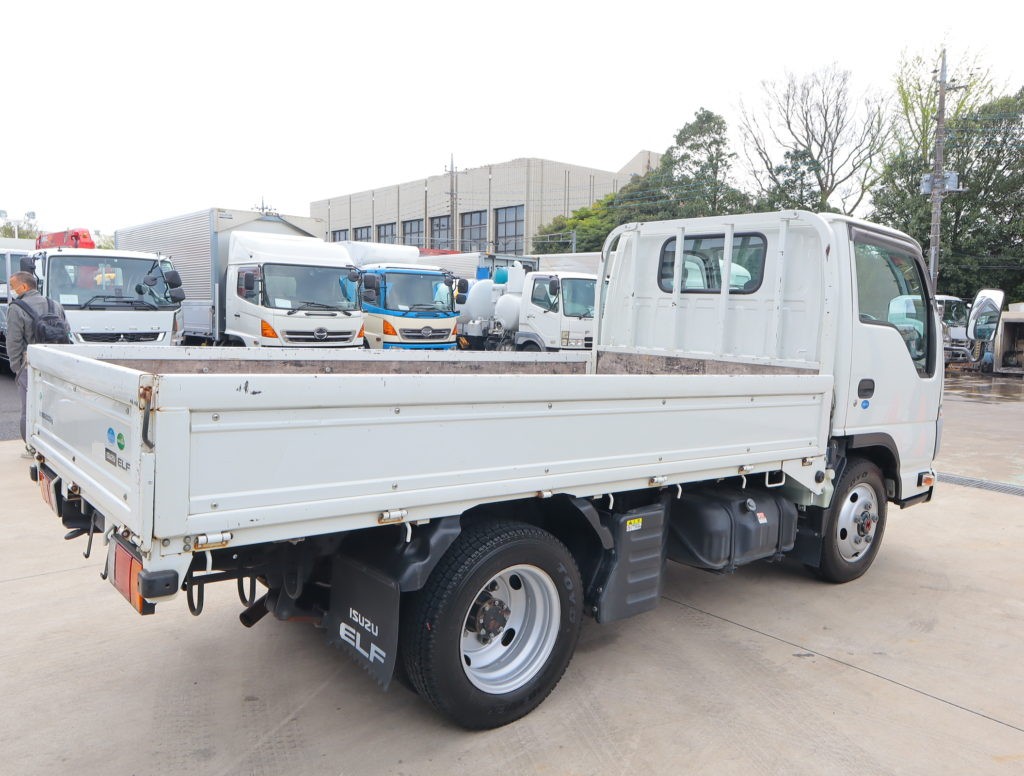 【PZH-6103】H29.3いすゞのエルフ 2t標準ショート平ボデー 全低床 4WD（パートタイム）｜中古トラックならゲットラック