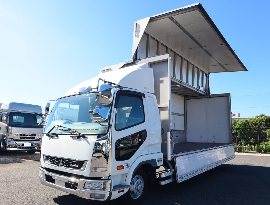 【PZW-6782】H27.9三菱のファイター 4tワイドアルミウィング ベッド付｜中古トラックならゲットラック