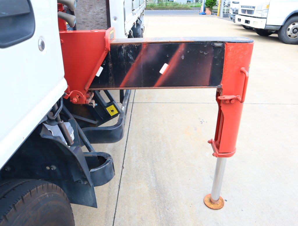 【PZC-9627】H23.8いすゞのエルフ 2t標準ロングユニック製3段クレーン 2.63t吊り ラジコン フックイン 高床｜中古トラックならゲットラック