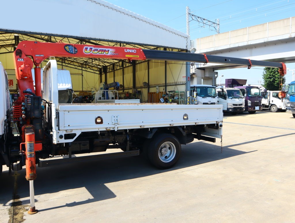 【PZC-4939】H28.7いすゞのエルフ 2t標準ロングユニック製4段クレーン 2.63t吊り ラジコン フックイン 高床｜中古トラックならゲットラック