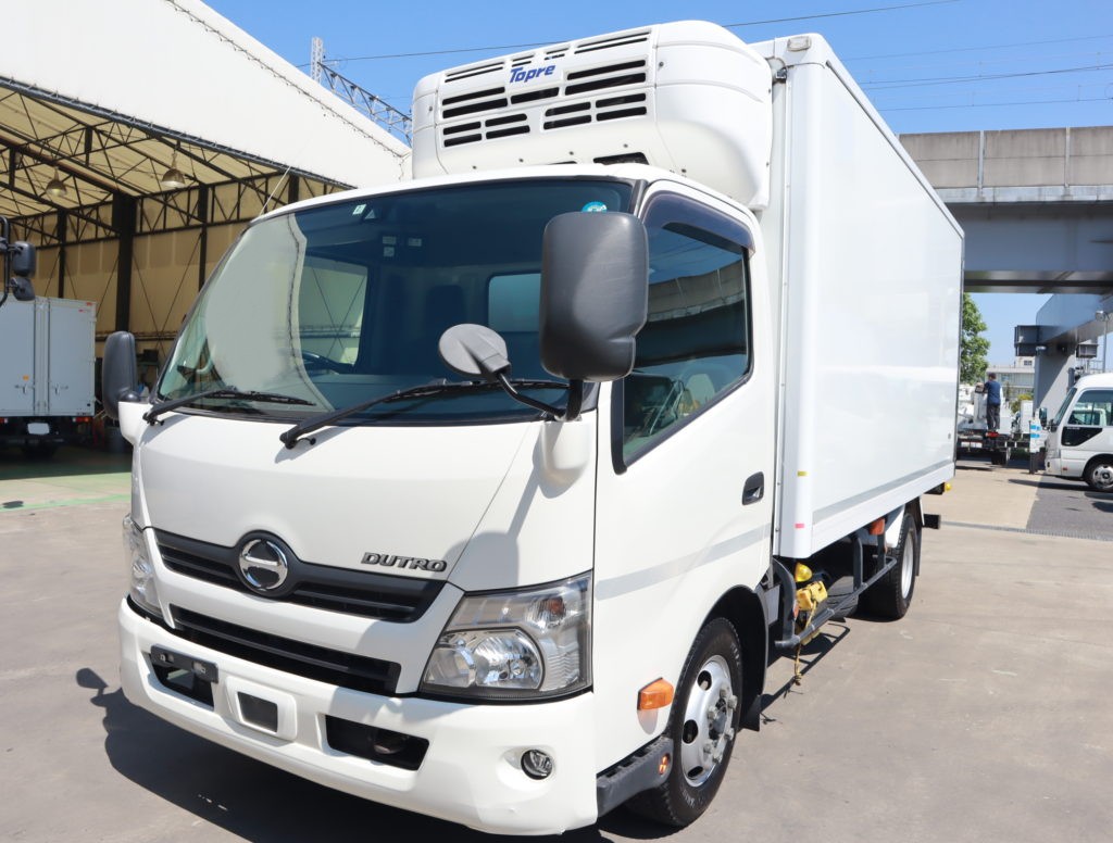 【PZR-2865】H30.2日野のデュトロ 2.95t標準ロング冷蔵冷凍車(低温) 3枚扉 全低床｜中古トラックならゲットラック