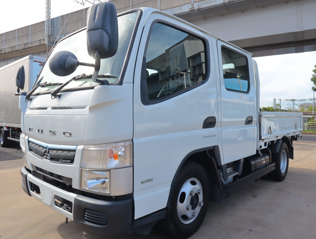 【PZH-5015】H29.7三菱のキャンター 2t標準セミロング平ボデー ダブルキャブ 全低床 4WD｜中古トラックならゲットラック