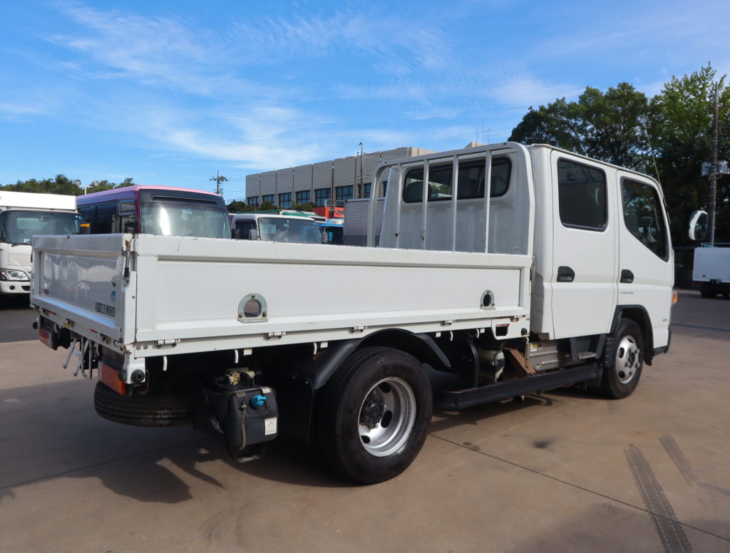 【PZH-5015】H29.7三菱のキャンター 2t標準セミロング平ボデー ダブルキャブ 全低床 4WD｜中古トラックならゲットラック