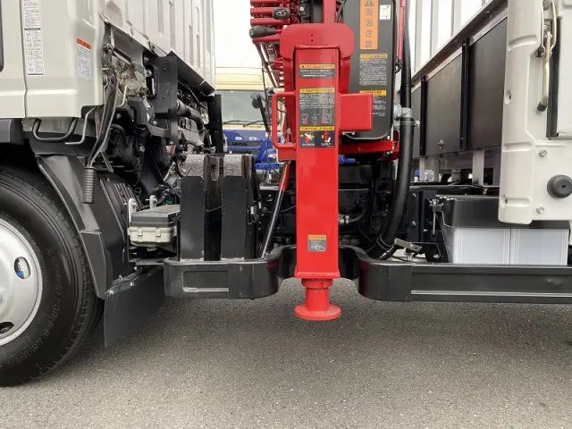 【SYC-7001】R4.5いすゞのエルフ 2t標準ロングユニック製4段クレーン 2.63t吊り ラジコン 高床 4WD｜中古トラックならゲットラック