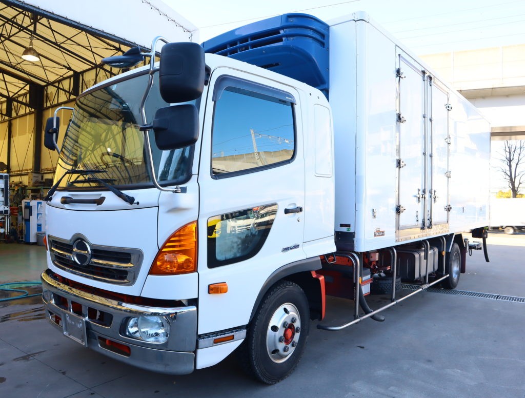 【PZR-8545】H28.11日野のレンジャー 4t標準冷蔵冷凍車（低温） 格納パワーゲート サイドドア ベッド付｜中古トラックならゲットラック