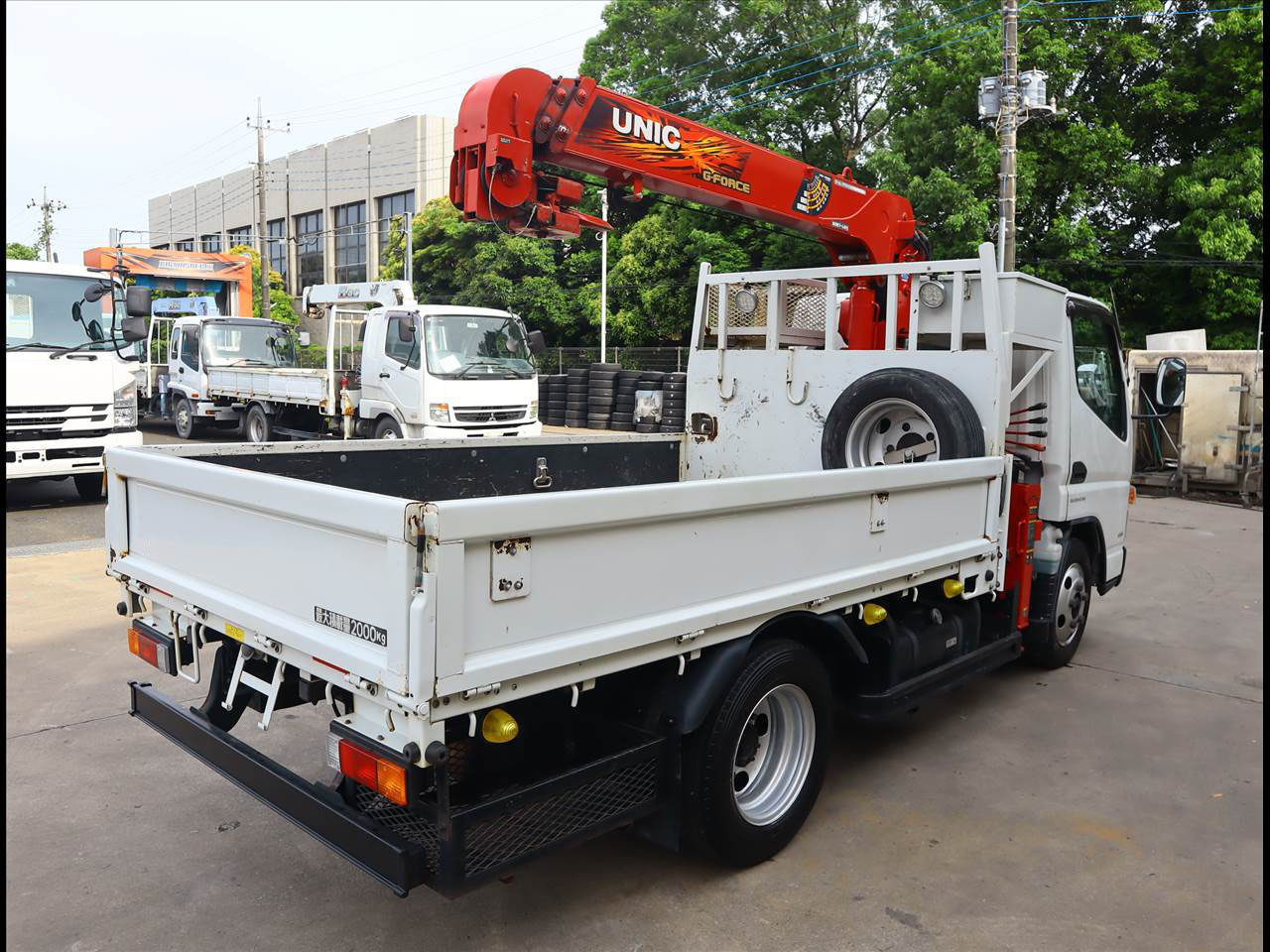 【PZC-5717】H31.1三菱のキャンター 2t標準セミロングユニック製3段クレーン 2.63t吊り ラジコン フックイン 全低床｜中古トラックならゲットラック